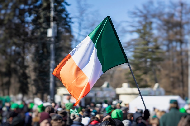 The Irish Flag Meaning and History – irish culture and traditions